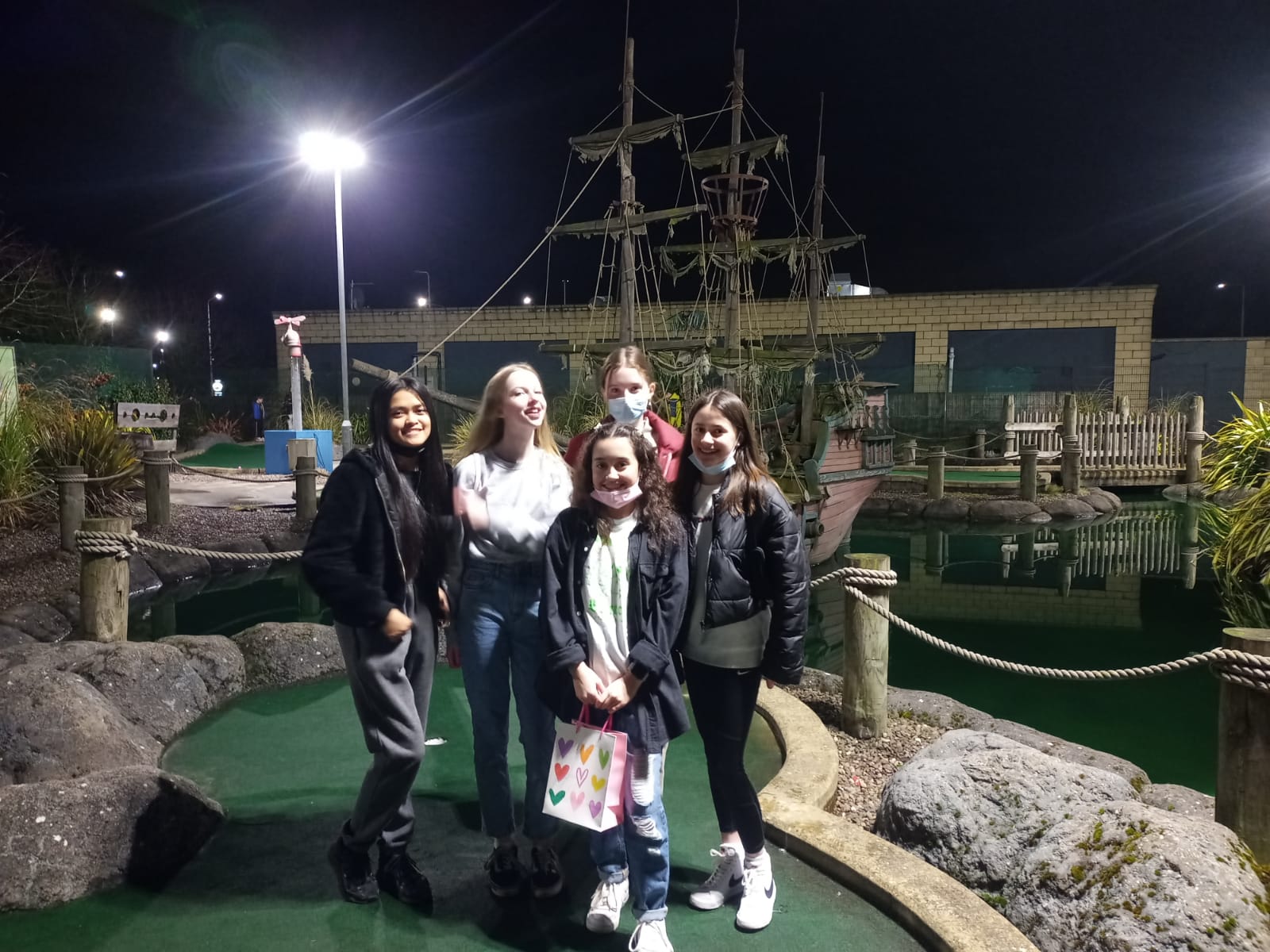 Indoor and Outdoor Mini Golf in Fife | Adventure Golf Island ...